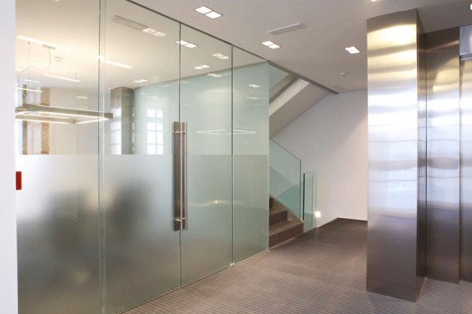 portfolio-post-klein-rollglass-indoor-sliding-glass-door